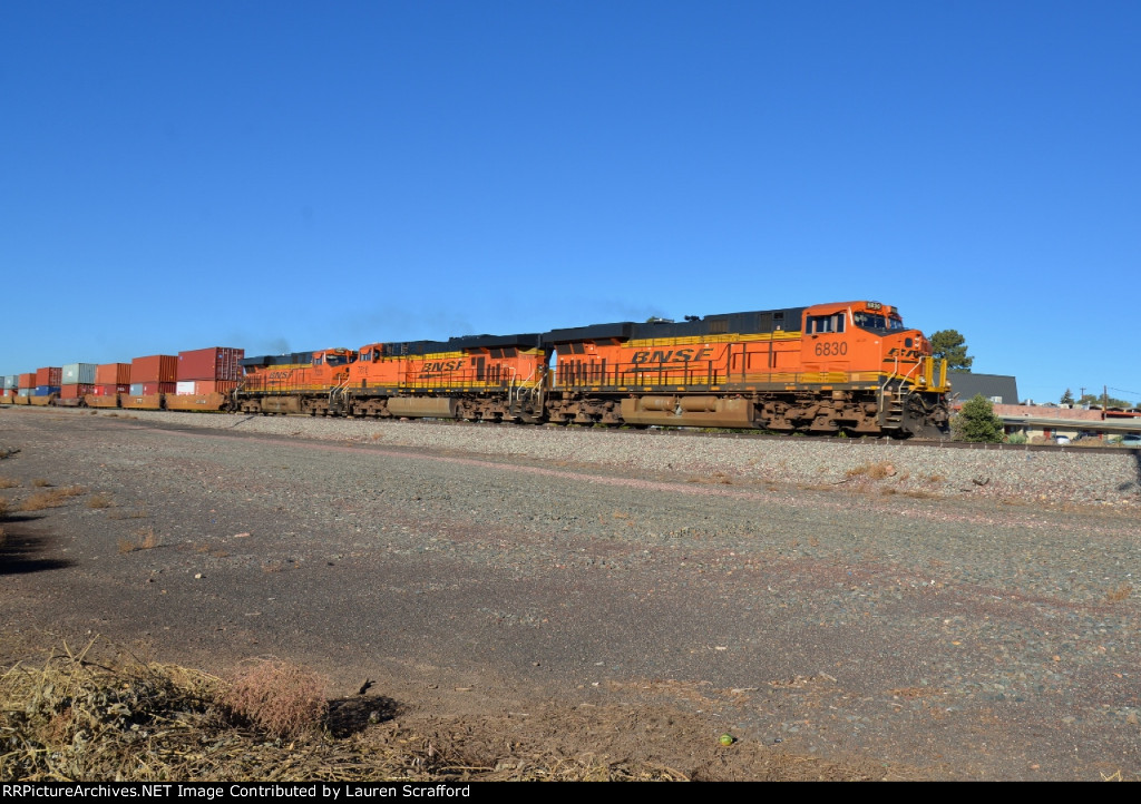 BNSF 6830 E/B